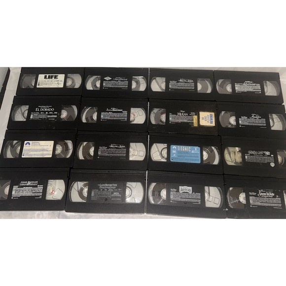 Media | Assorted Lot Of 12 Vhs Movies Disney Aladdin Snow White Titanic ...